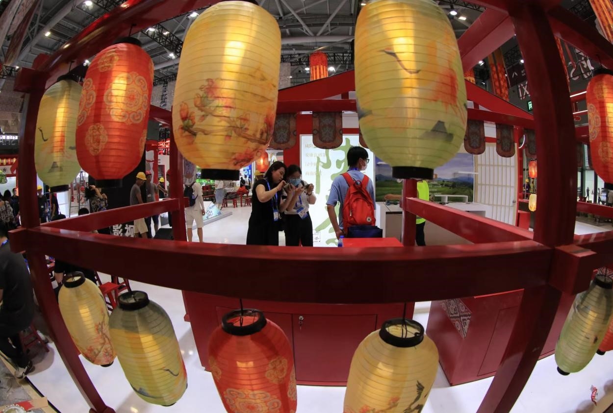 Preparando uma mega festa cultural_EYESHENZHEN